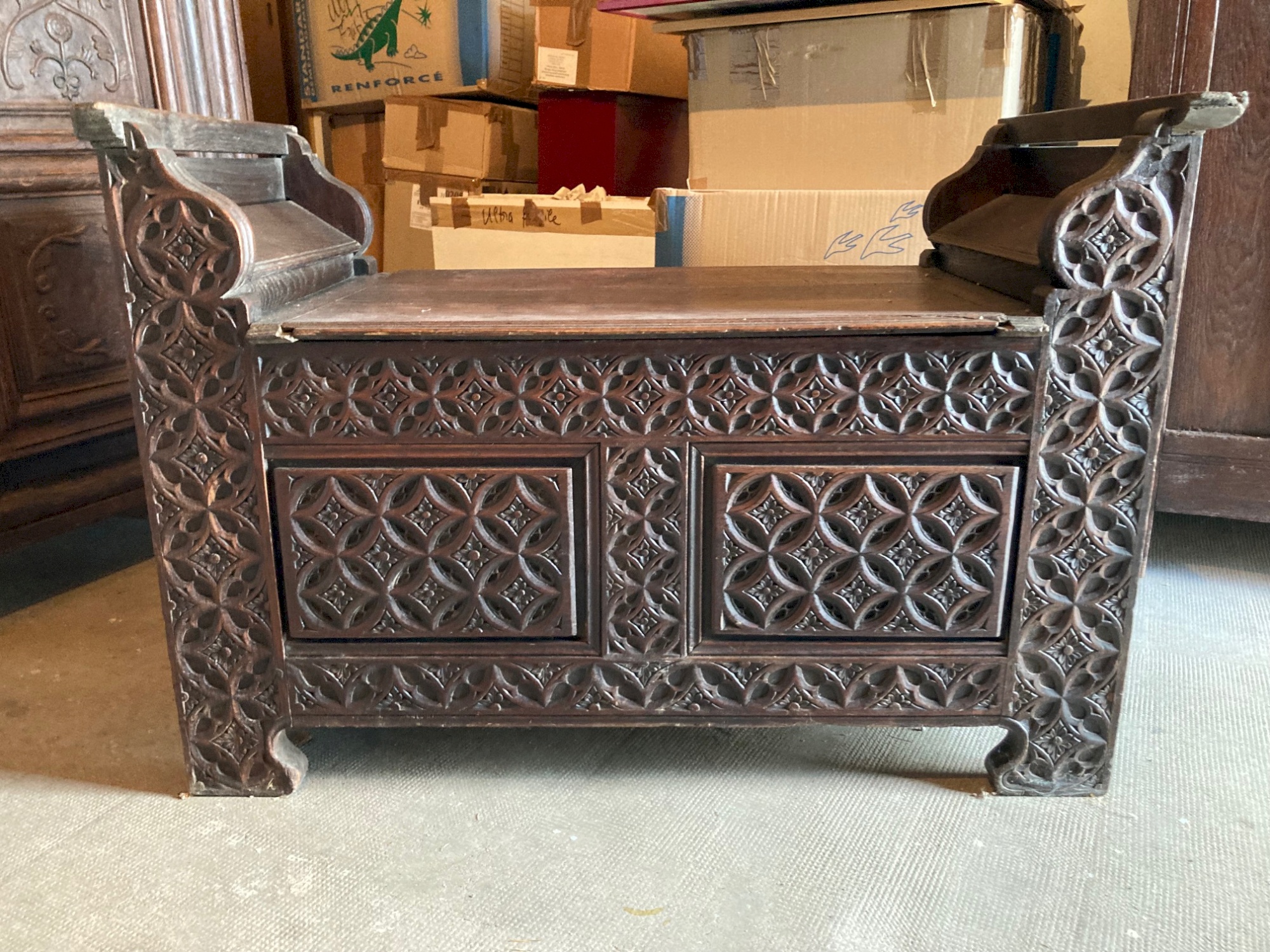 Coffre-banc breton déglise ancien - très bon état à vendre - Offre terminée